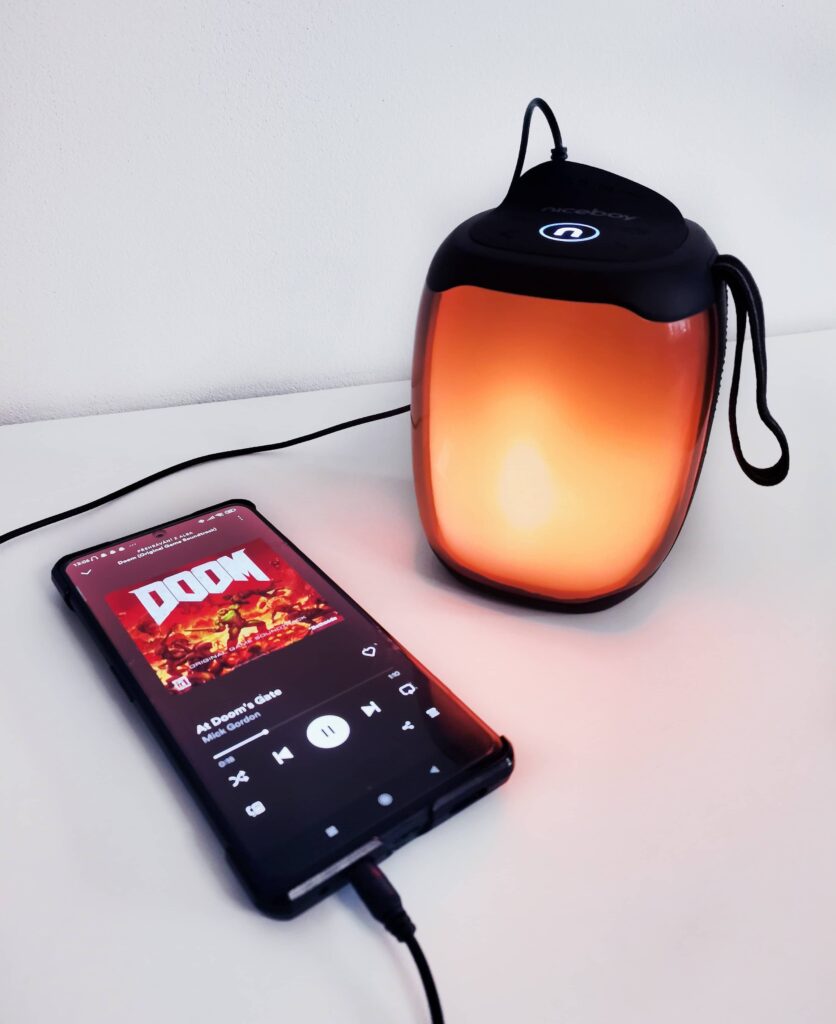 Reproduktor RAZE Neon – hardware recenze | Gaming Professors